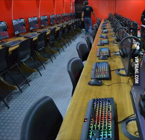 One of the best Internet cafe in the Philippines, Davao City. - 9GAG