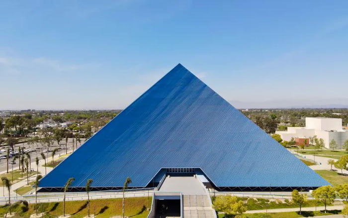 A blue pyramid appears in Long Beach, CA. (Walter Pyramid) - 9GAG