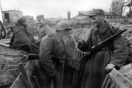 Soviet Fighter Aces from the Russian 586th Women's Fighter Regiment. L ...