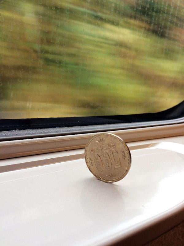 The bullet train in Japan is so smooth you can actualy balance a 500 ...