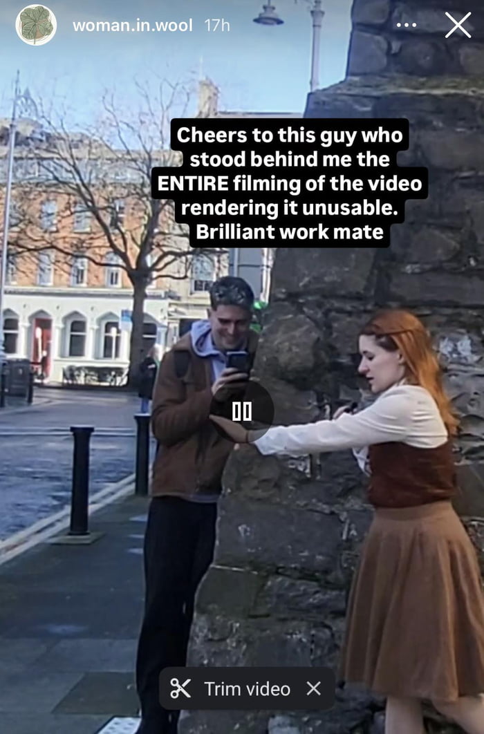 Influencer calls out random guy on her story - 9GAG