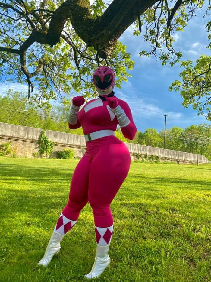 Pink ranger - 9GAG