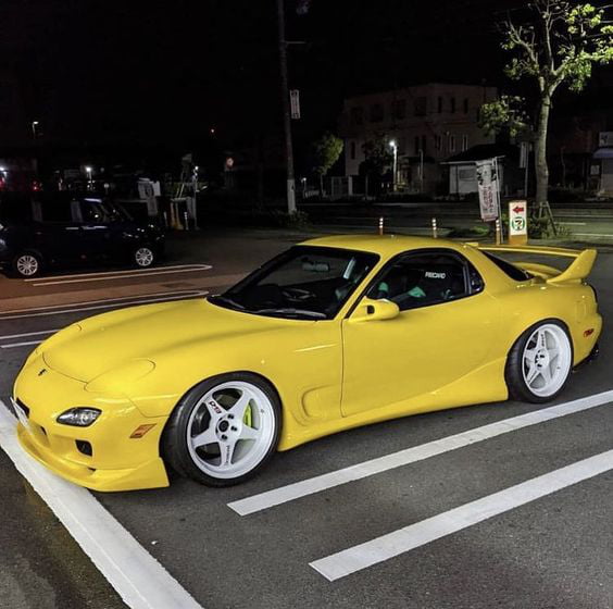 Yellow Mazda Rx-7 - 9GAG