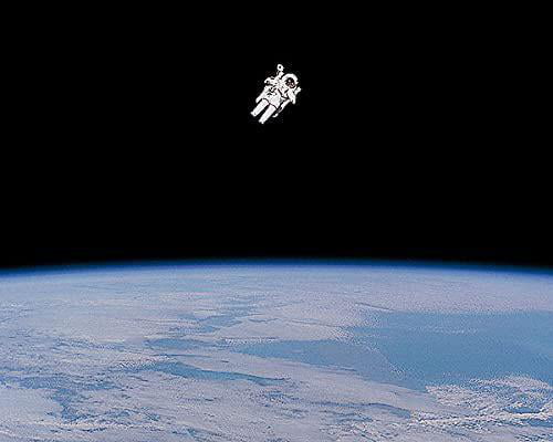 This is Bruce McCandless II sitting 320 feet away from the space ...