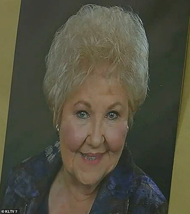 90-Year-Old Woman Who Never Missed A Day Of Work Retires After 74 Years - 9GAG