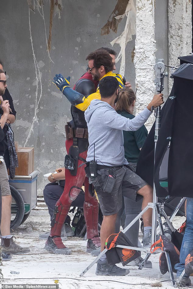 Wolverine Fights Deadpool In New Set Photos Of 'Deadpool 3' - 9GAG