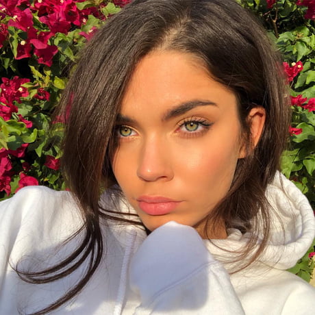 Elizabeth Kovalenko's Instagram, Twitter & Facebook on IDCrawl