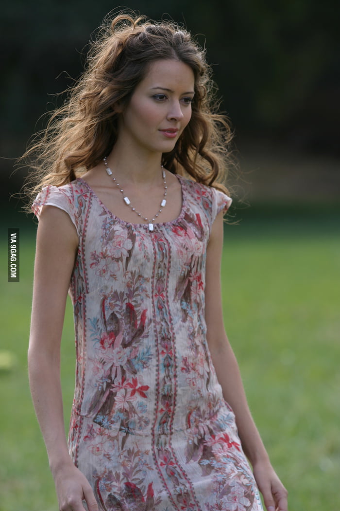 Amy Acker - 9GAG