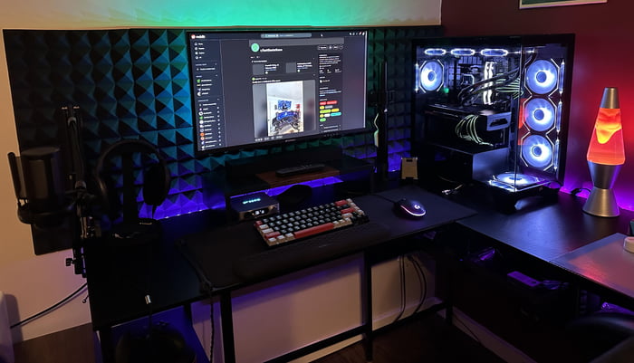 First Battlestation & PC Build. - 9GAG