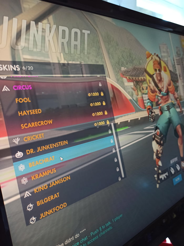 Why is Beachrat skin a winter event skin?! - 9GAG