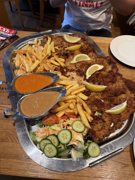 Best Funny absolute units Memes - 9GAG