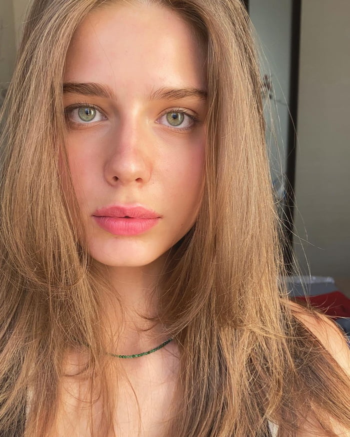 Sophia Breydo - 9GAG