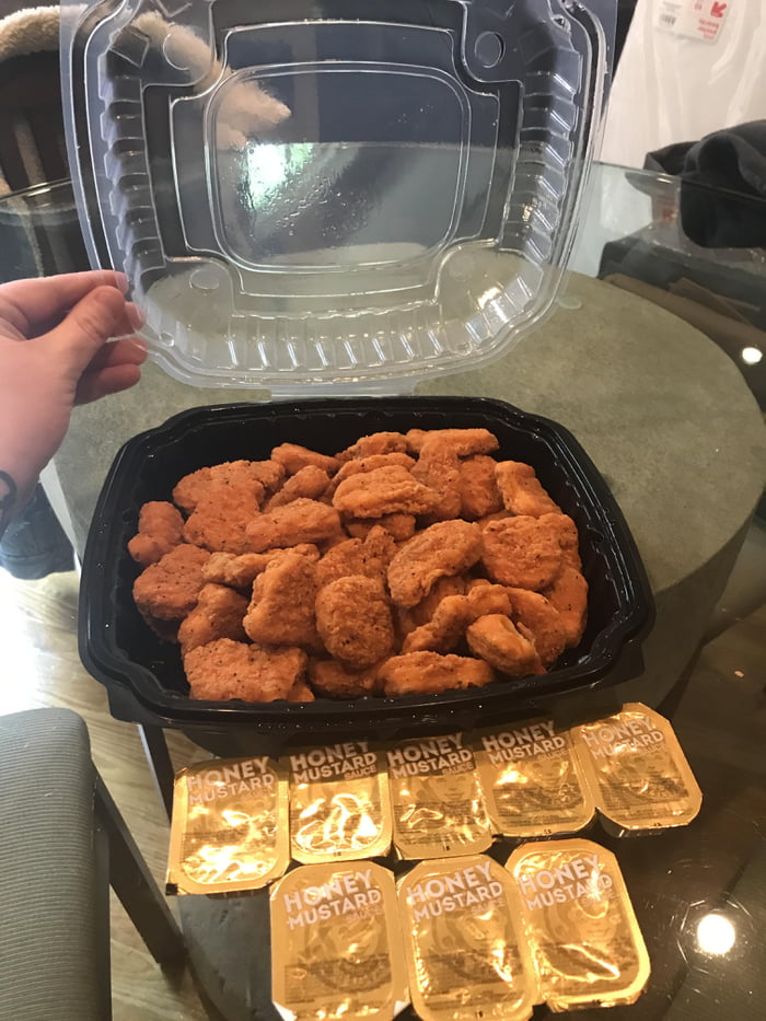 50 Piece Spicy Chicken Nugget From Wendys 9gag