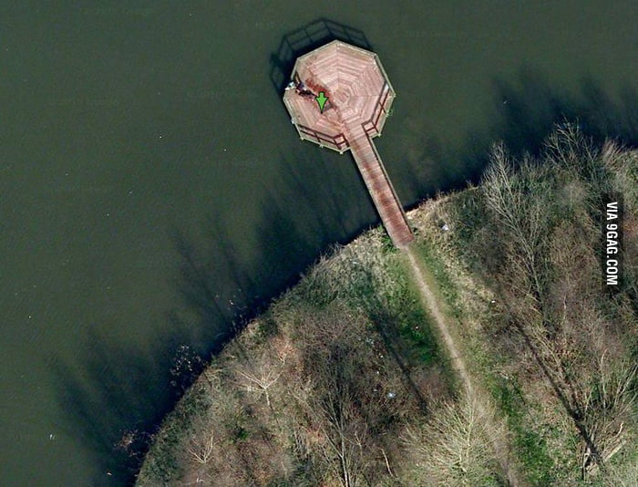 Murder caught on Google Maps - Search up 52.376552,5.198303 on google ...