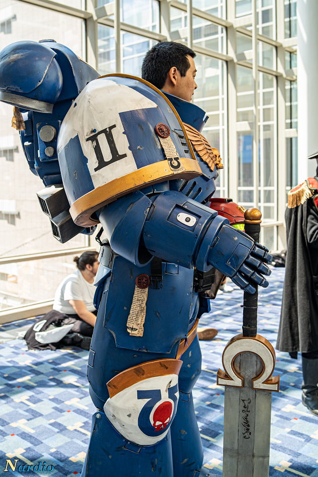 Space Suit Engineer Creates Warhammer 40K Astartes Cosplay - 9GAG