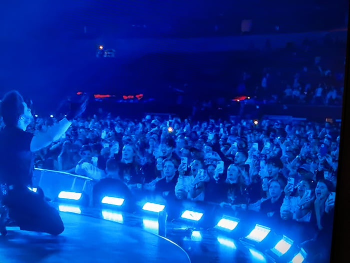 Duplicated crowd during The Weeknd's HBO performance live at sofi. look closely at the audience ...
