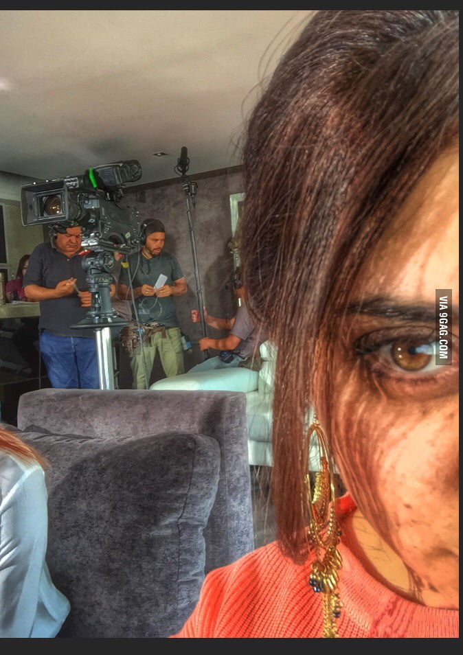 My job is the best job! Proud mexican actress. - 9GAG