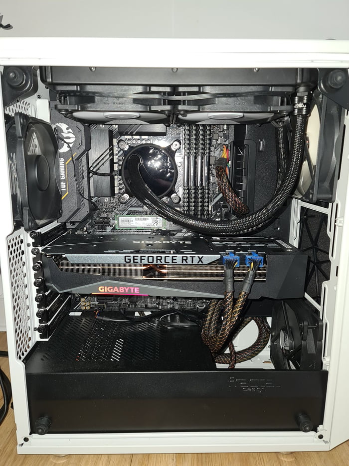 When your GPU almost doesn't fit in your case and you had to move a fan for that. (Didnt have ...