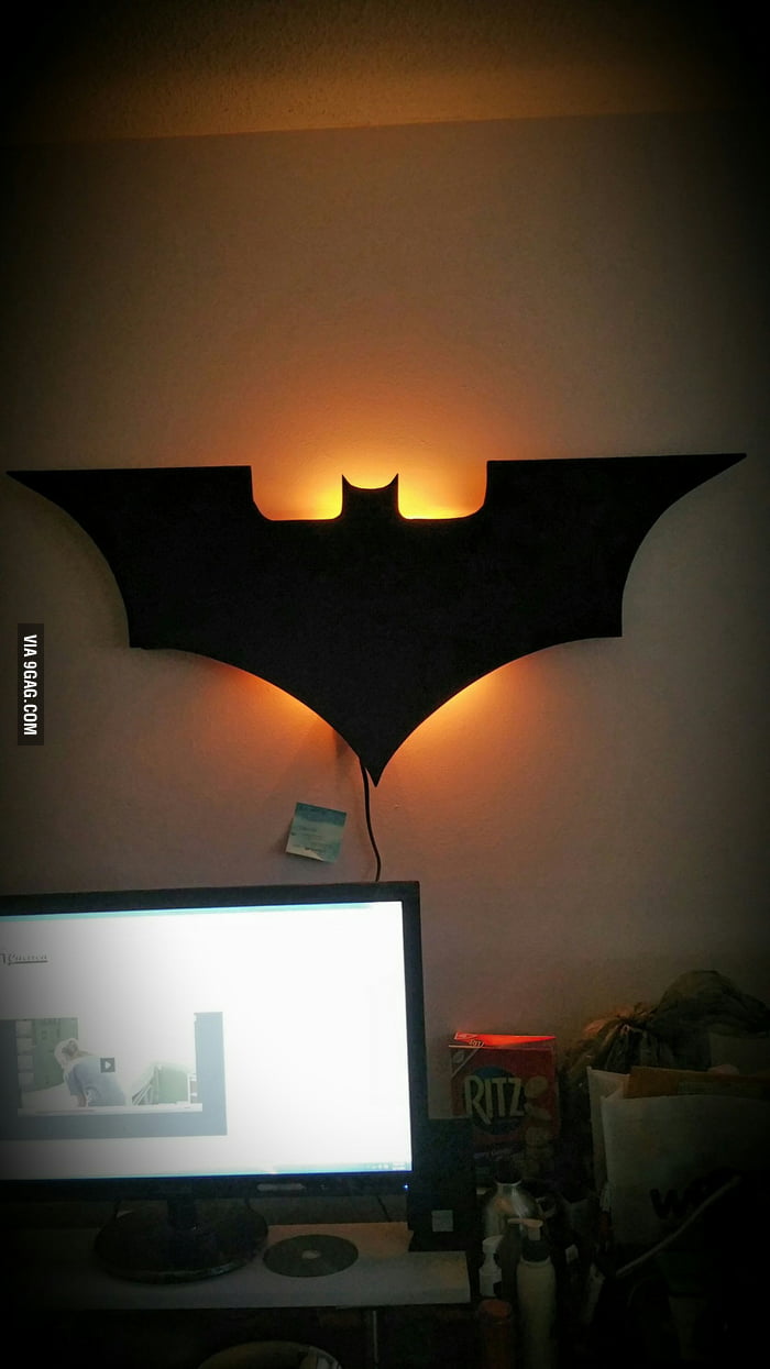 Saw someone have this wall light, so I built one for myself - 9GAG