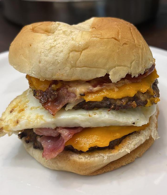 Terrible homemade burger - 9GAG