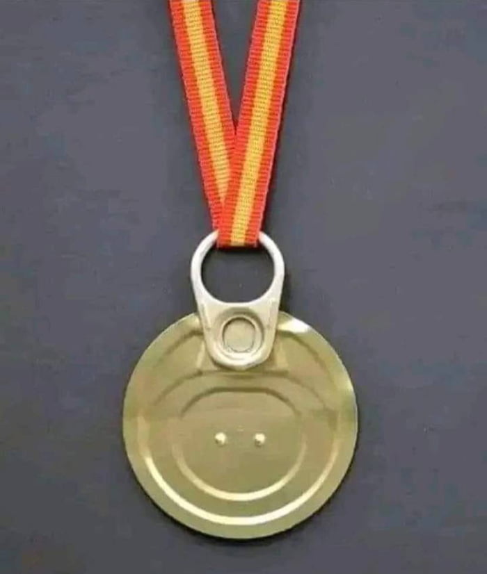 Diy gold medal, very nice job. - 9GAG