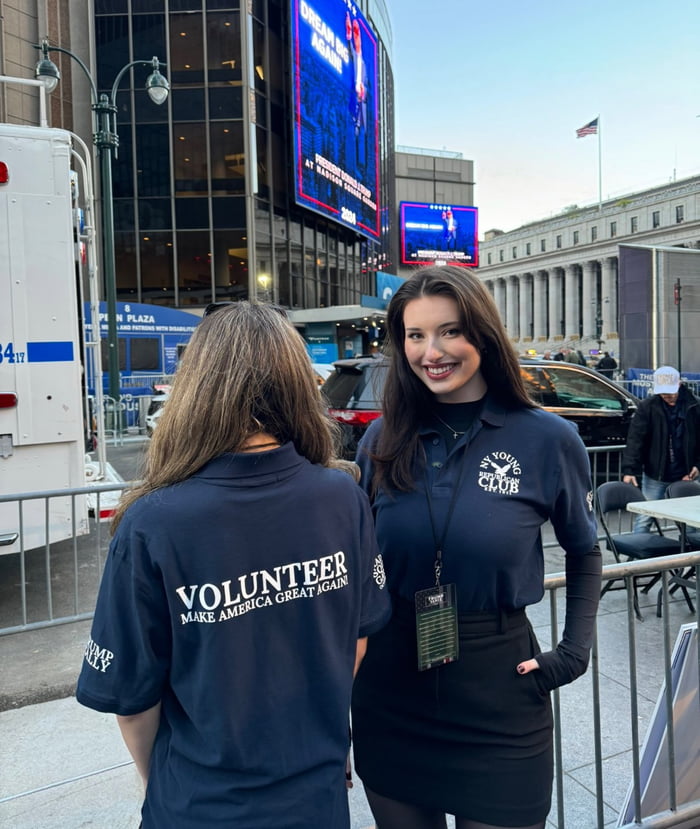Volunteer security at Trump's rally in NYC today - 9GAG