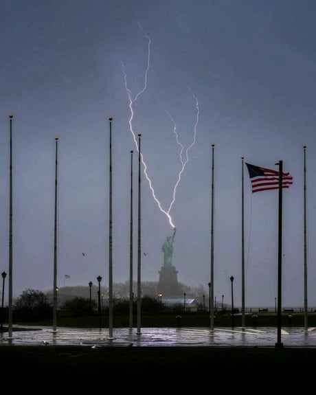 Best Funny lightning Memes - 9GAG