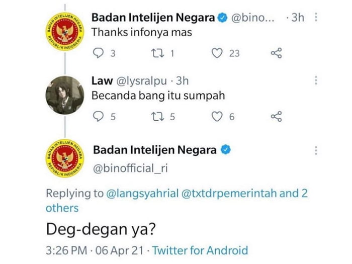 Gue penasaran. Saat kita ngeshare meme pak lurah, pak lurah dibikin ...