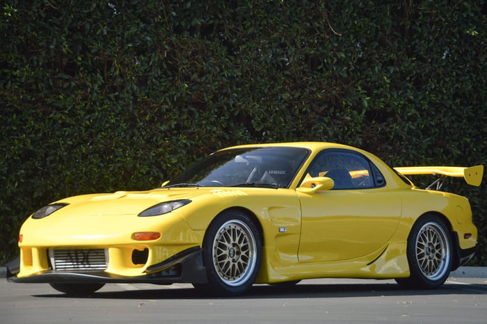 1992 Mazda RX-7(FD3S) Yellow - 9GAG