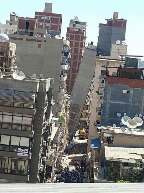 The building fall 3 days ago and they didn’t do anything *sry for bad ...