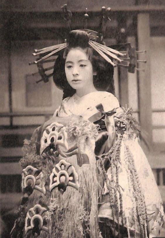 Japanese high class prostitute .1880 - 9GAG