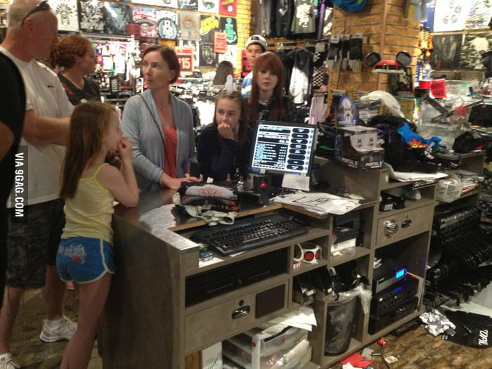 When you're at hot topic and you can tell which child made the family go in. - 9GAG