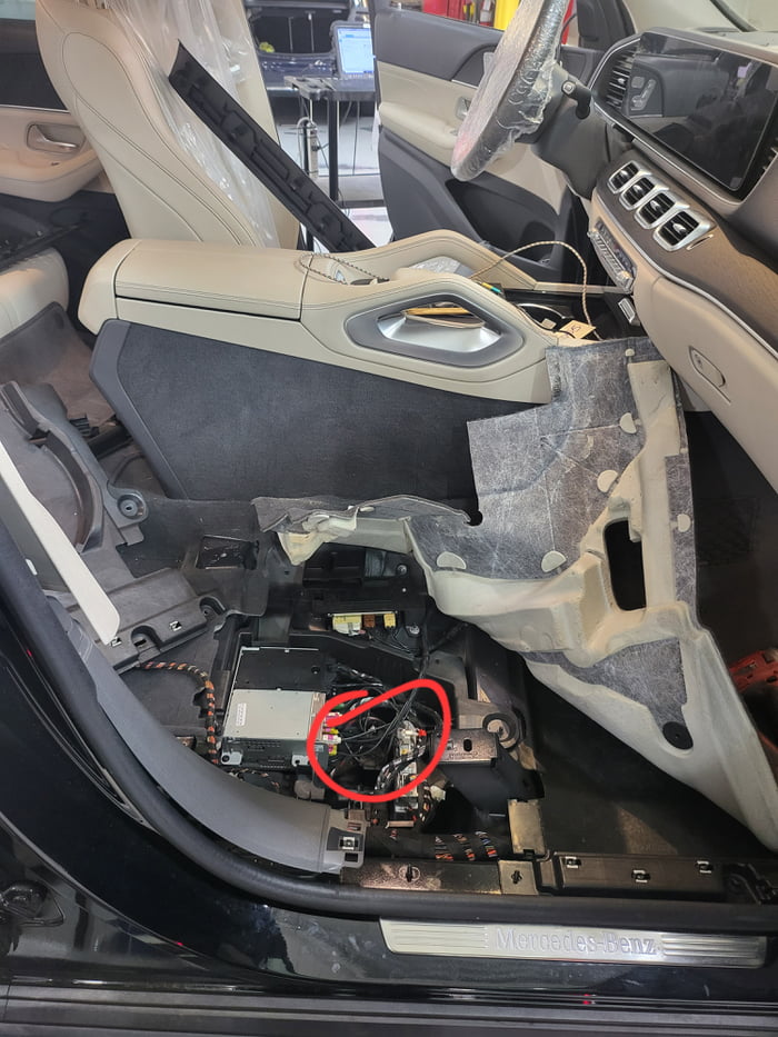 Aux Battery Location For A 2020 And Newer Mercedes GLE350 Good Luck