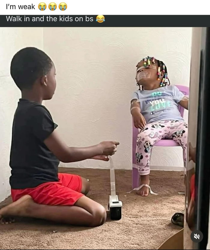 This is how you get your siblings to cooperate - 9GAG