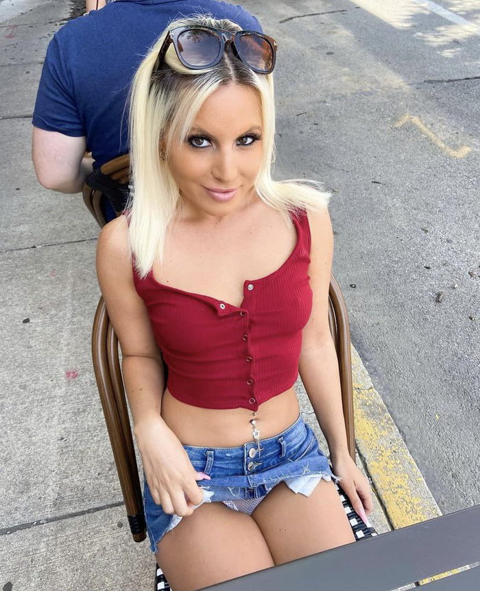 A little panty peek - 9GAG