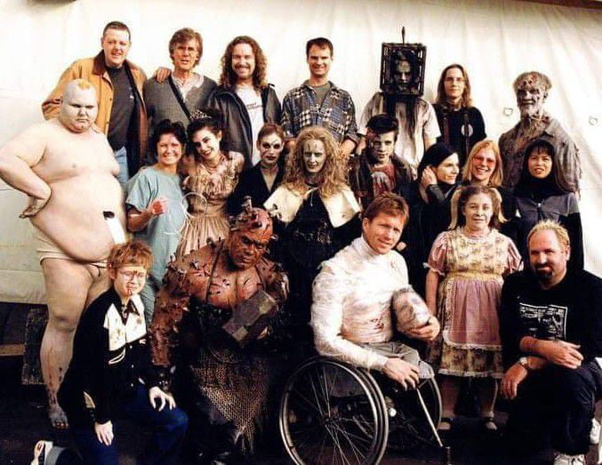 Thirteen ghosts, crew and cast - 9GAG