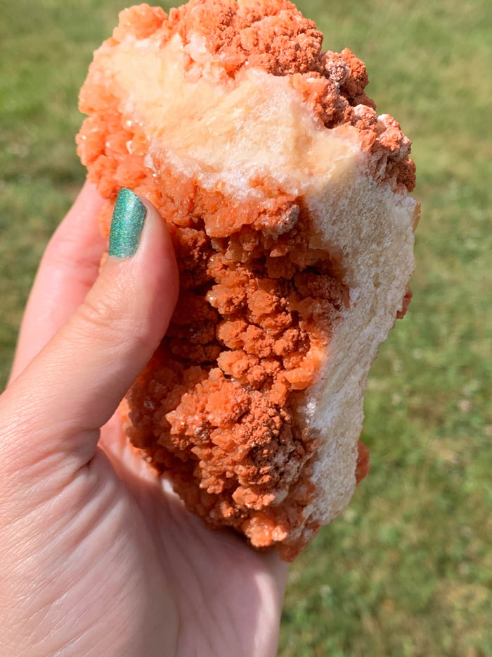 Woman Discovers Crystal That Looks Like Fried Chicken - 9GAG