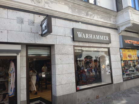 Best Funny storefront Memes - 9GAG