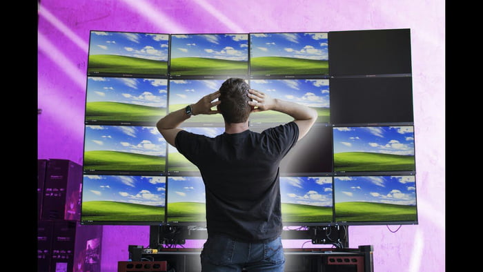 Linus Tech Tips (LTT) made a 16k monitor setup where he set up 16 4k ...