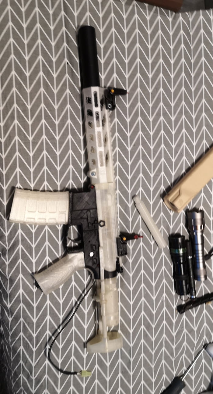 3d printed AIRSOFT gun shell and mag. - 9GAG