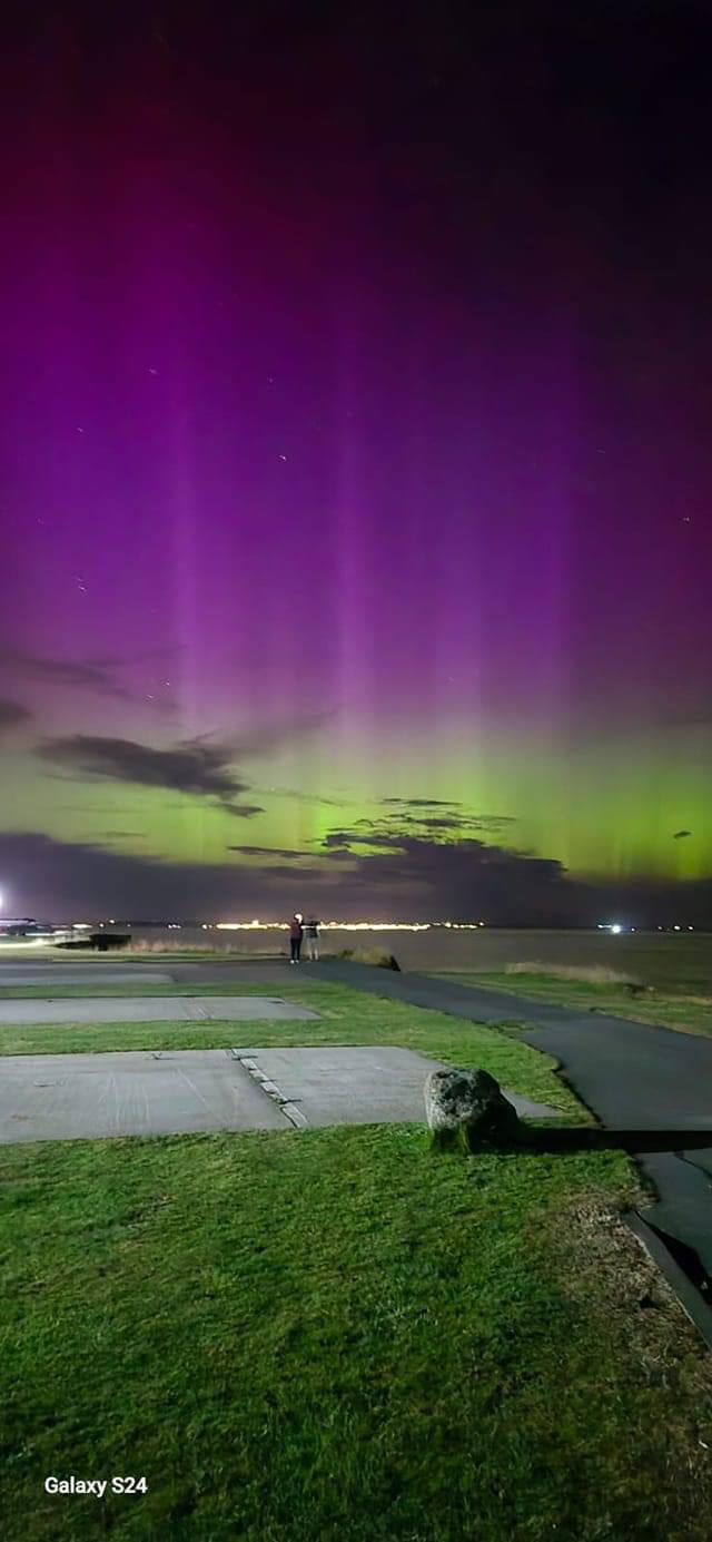 Aurora over the uk tonight! - 9GAG