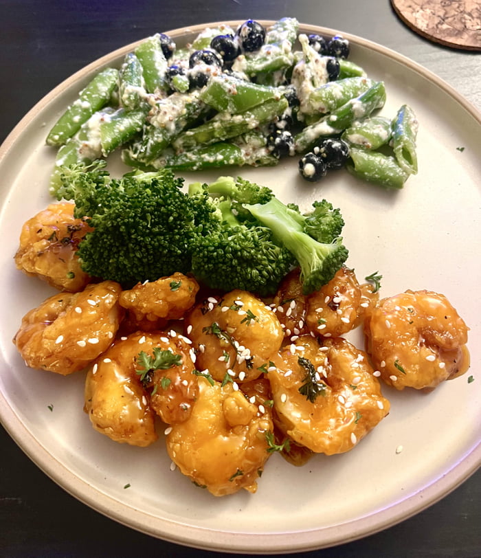 Volcano shrimp w/ Snap pea salad & Broccoli - 9GAG