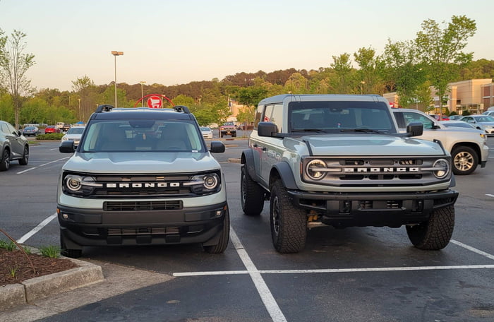 Ford Bronco Sport vs Ford Bronco - 9GAG