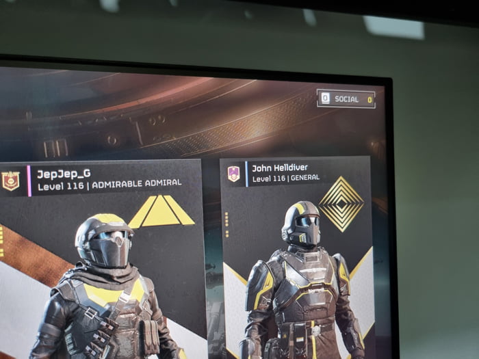 Playing today with the legend himself The bot destroyer, the bug ...