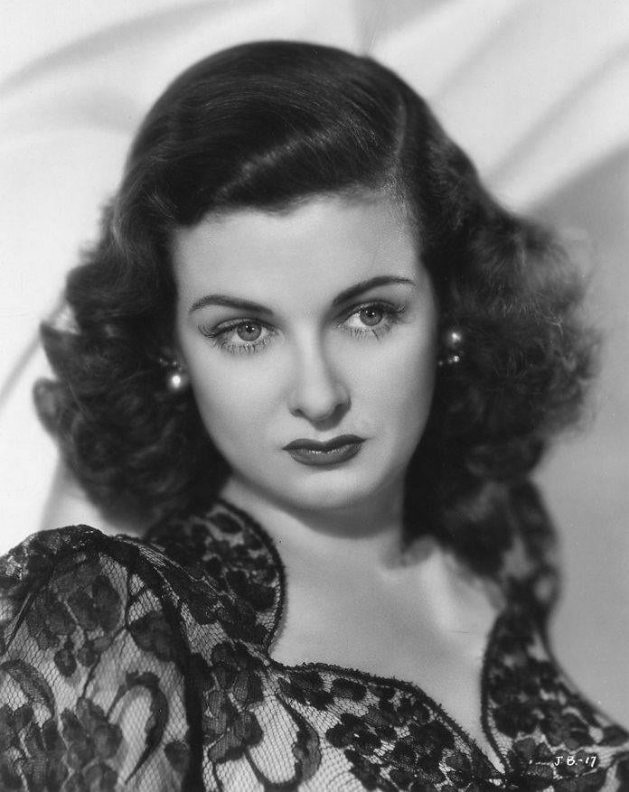 Joan Bennett, promo shot for Scarlet Street (1945) - 9GAG