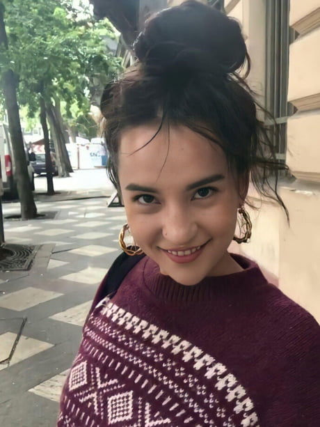 Mei Li's Instagram, Twitter & Facebook on IDCrawl