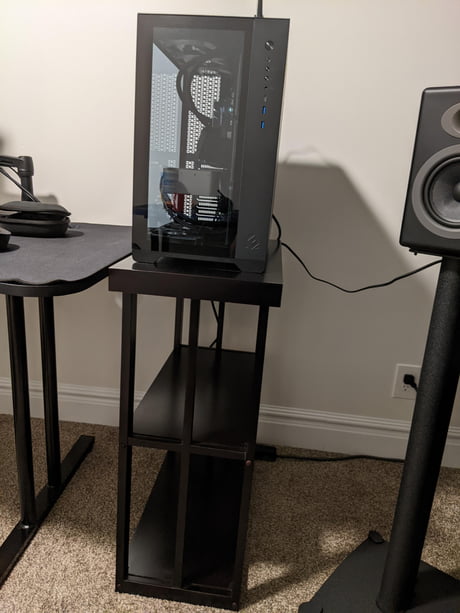 Upgraded secondary displays and changed the orientation a little - 9GAG