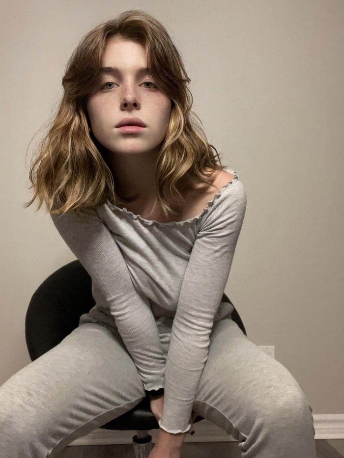 Just a regular girl next DDoor 😉 - 9GAG