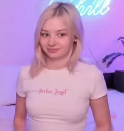 Captain? Does anyone know who she is? - 9GAG