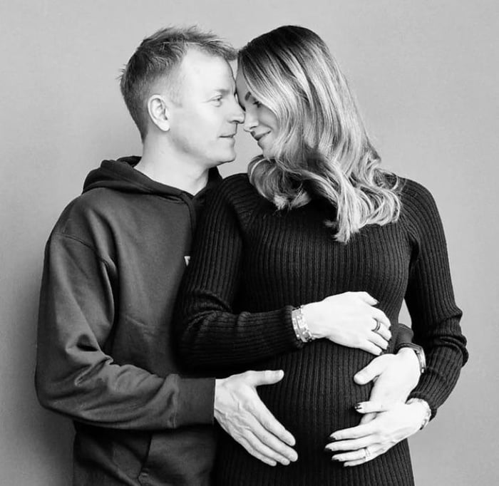 And box box ,stay out Stay out !HEY IT’S TOO ******* LATE NOW ...